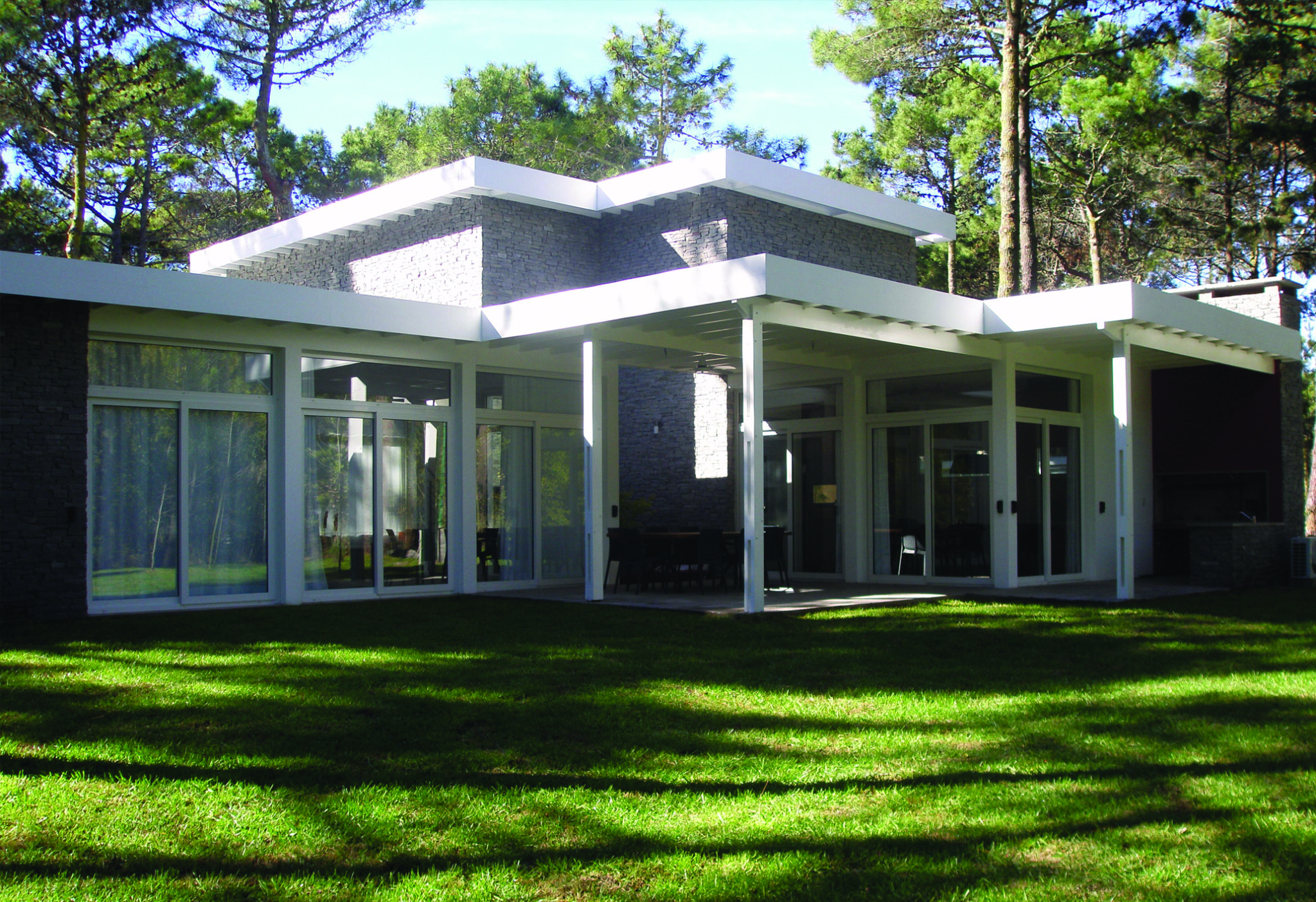 Nuestra Empresa - PVC PÓRTICO Ventanas eficientes de PVC.